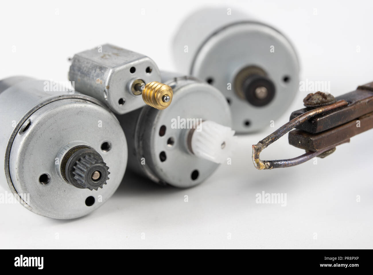 Repair of a small electric motor. Simple soldering work in the ...