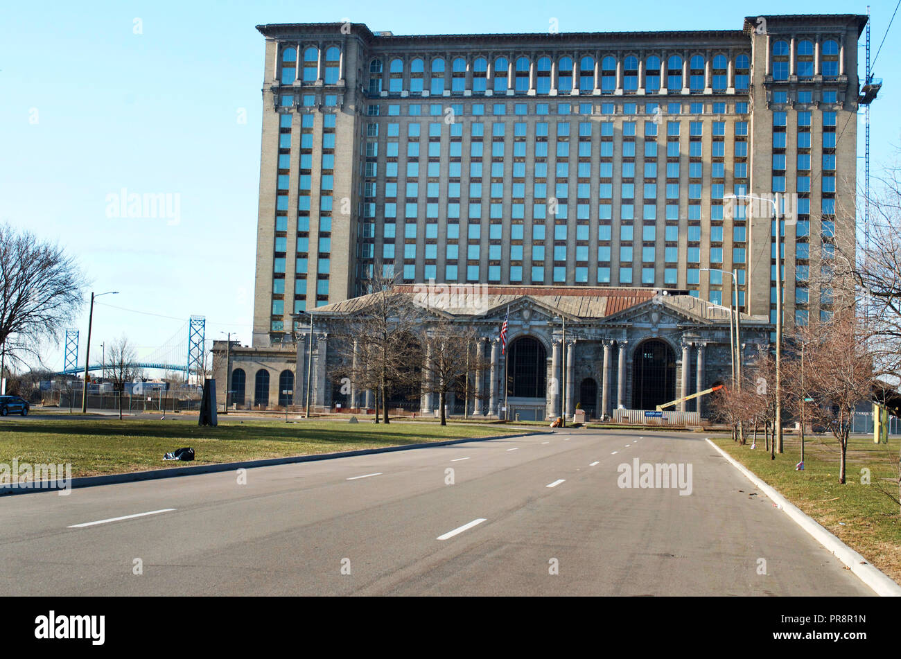 Michigan central station detroit hi-res stock photography and images ...