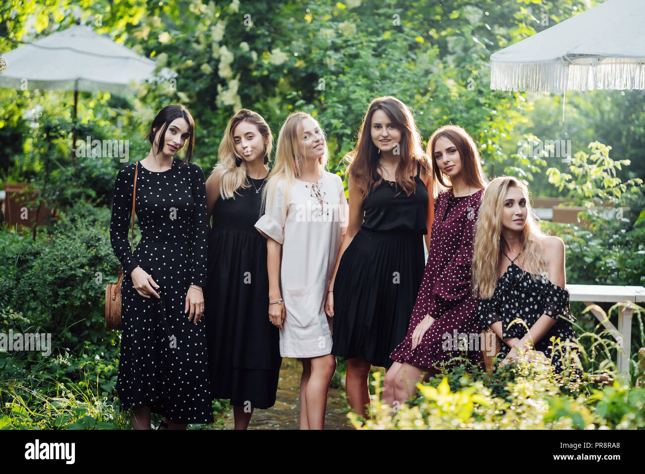 Six friends posing hi-res stock photography and images - Alamy