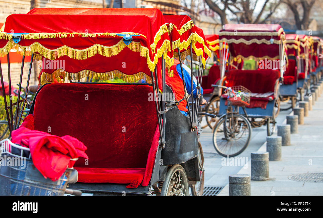 Old rickshaw china hi-res stock photography and images - Alamy