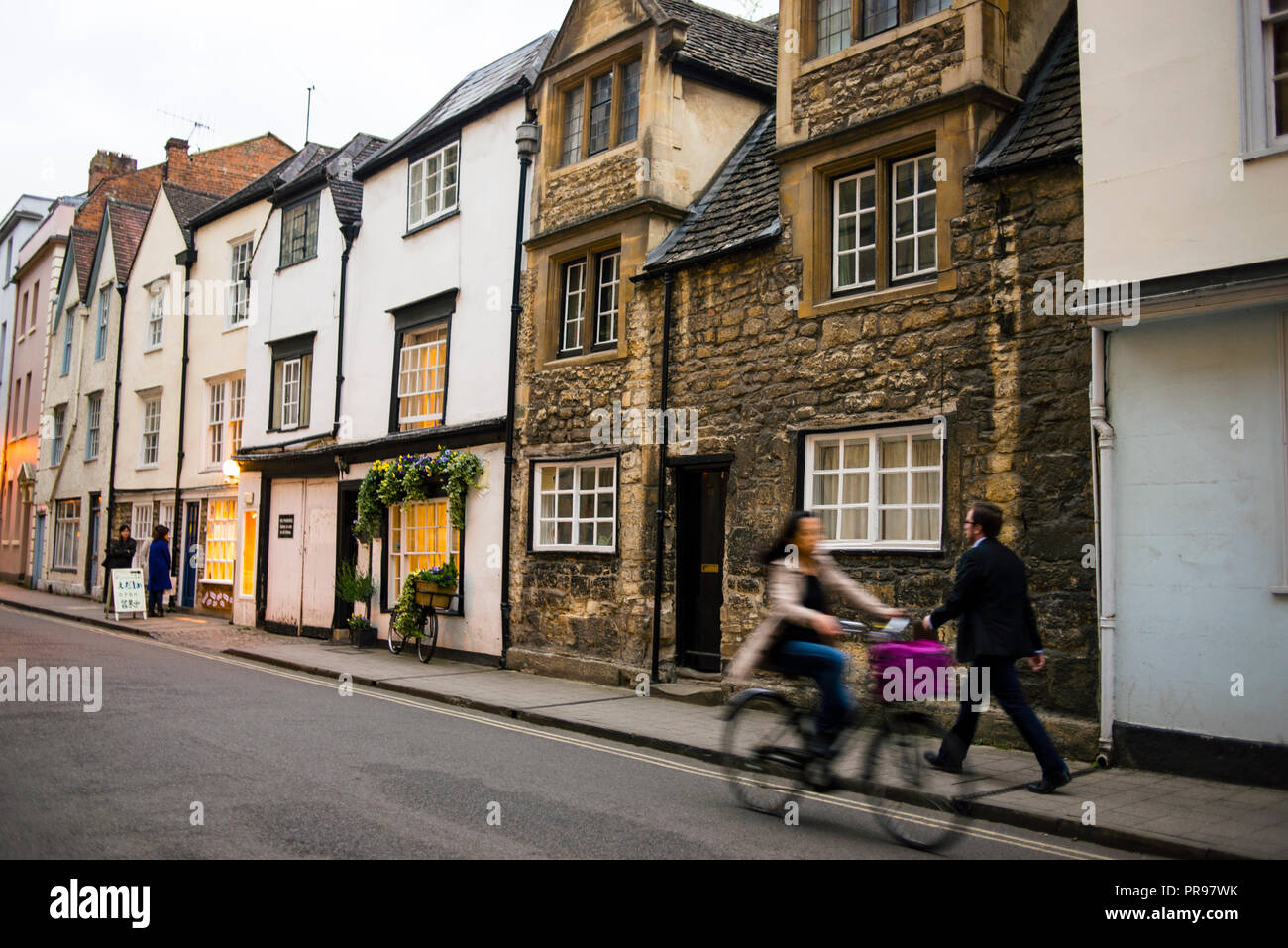 Holywell Street in central Oxford, England Stock Photo - Alamy