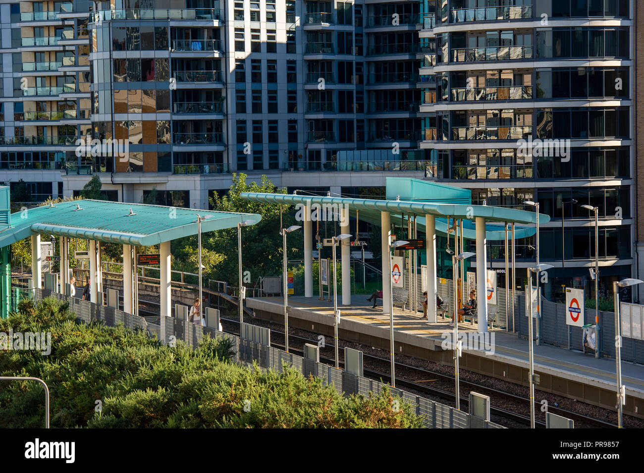 Chelsea harbour station hi-res stock photography and images - Alamy