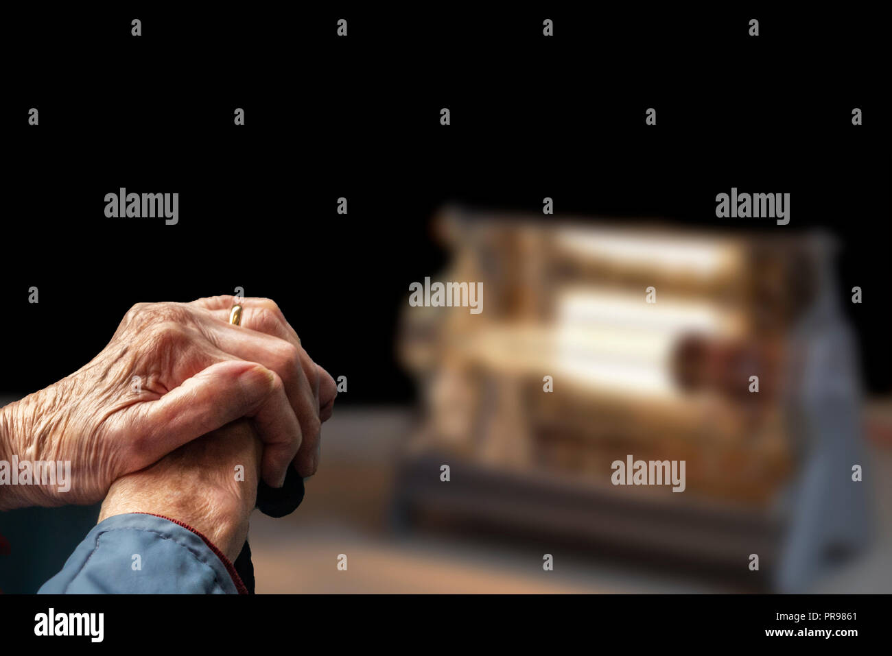 Cold old lady fire hi-res stock photography and images - Alamy