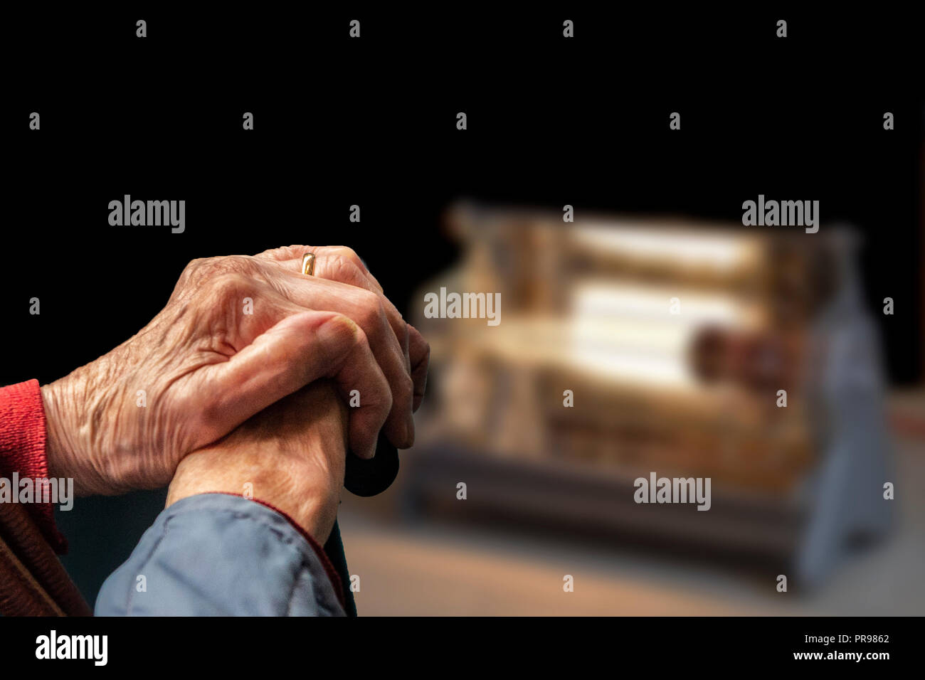 Cold old lady fire hi-res stock photography and images - Alamy