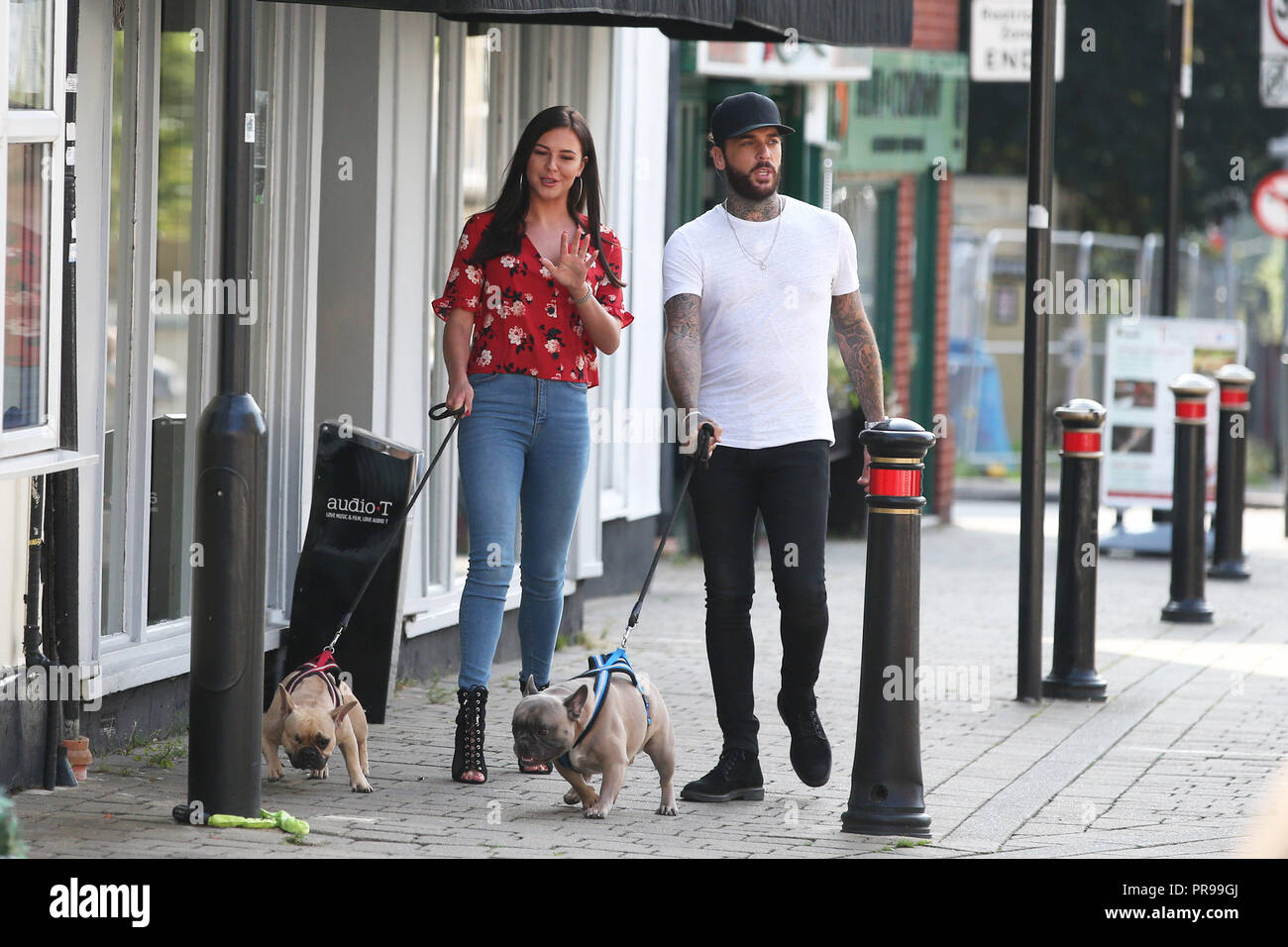 Pete Wicks and Shelby Tribble film a scene for TOWIE where they bump ...