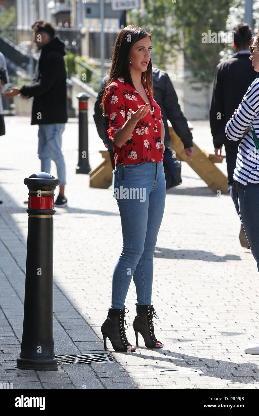 Pete Wicks and Shelby Tribble film a scene for TOWIE where they bump ...