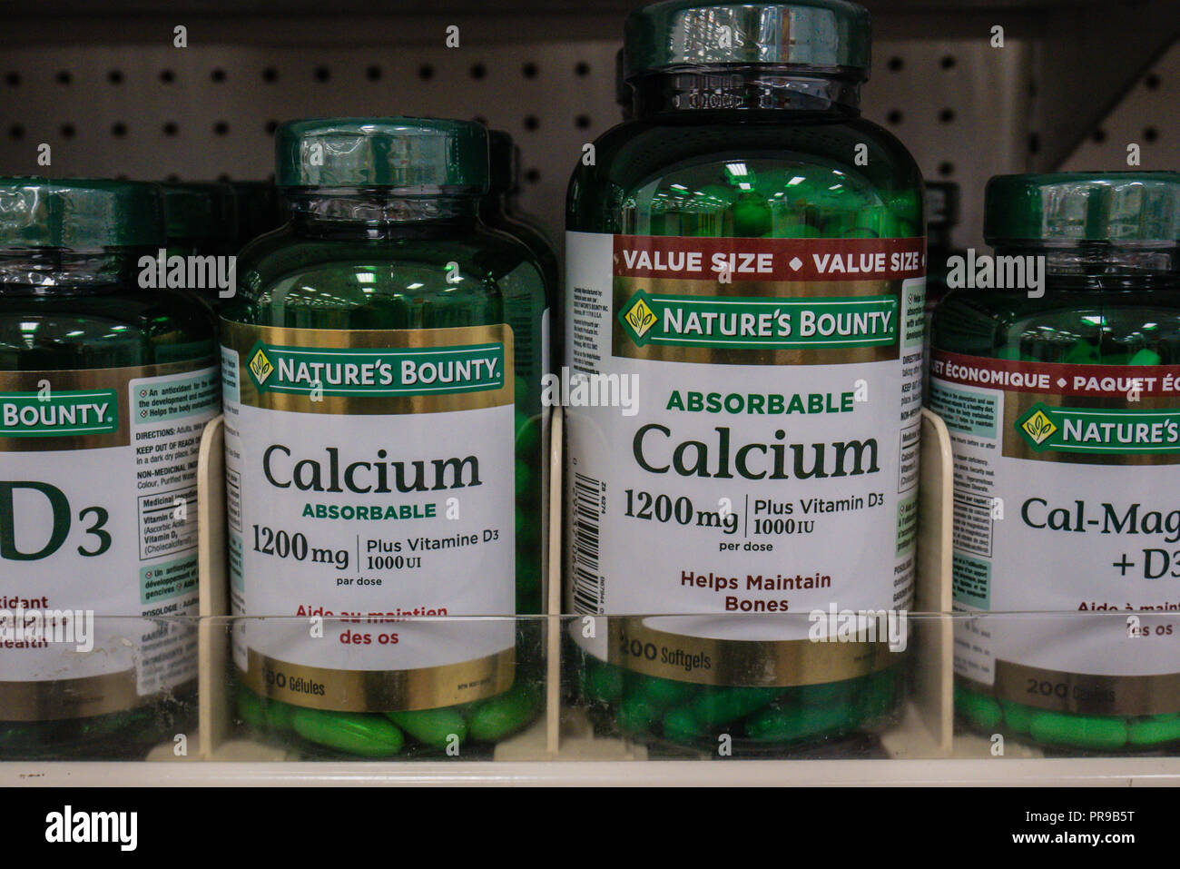 Calcium capsule hi-res stock photography and images - Alamy