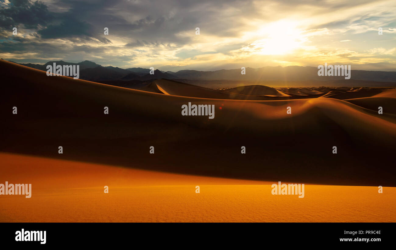 Beautiful sand dunes in the Mojave desert at sunrise Stock Photo - Alamy
