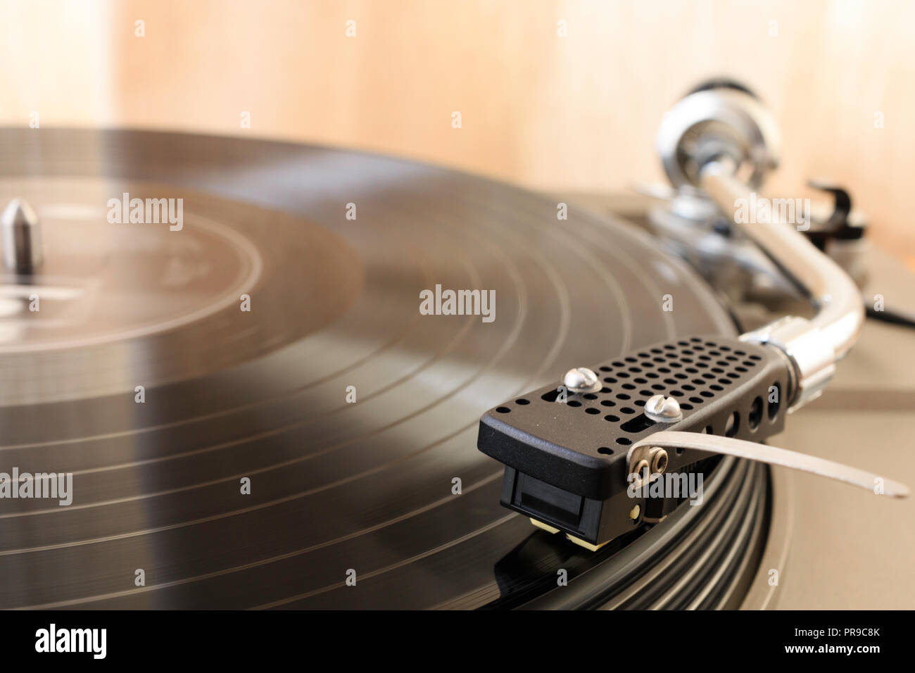 Vinyl record player hi-res stock photography and images - Alamy