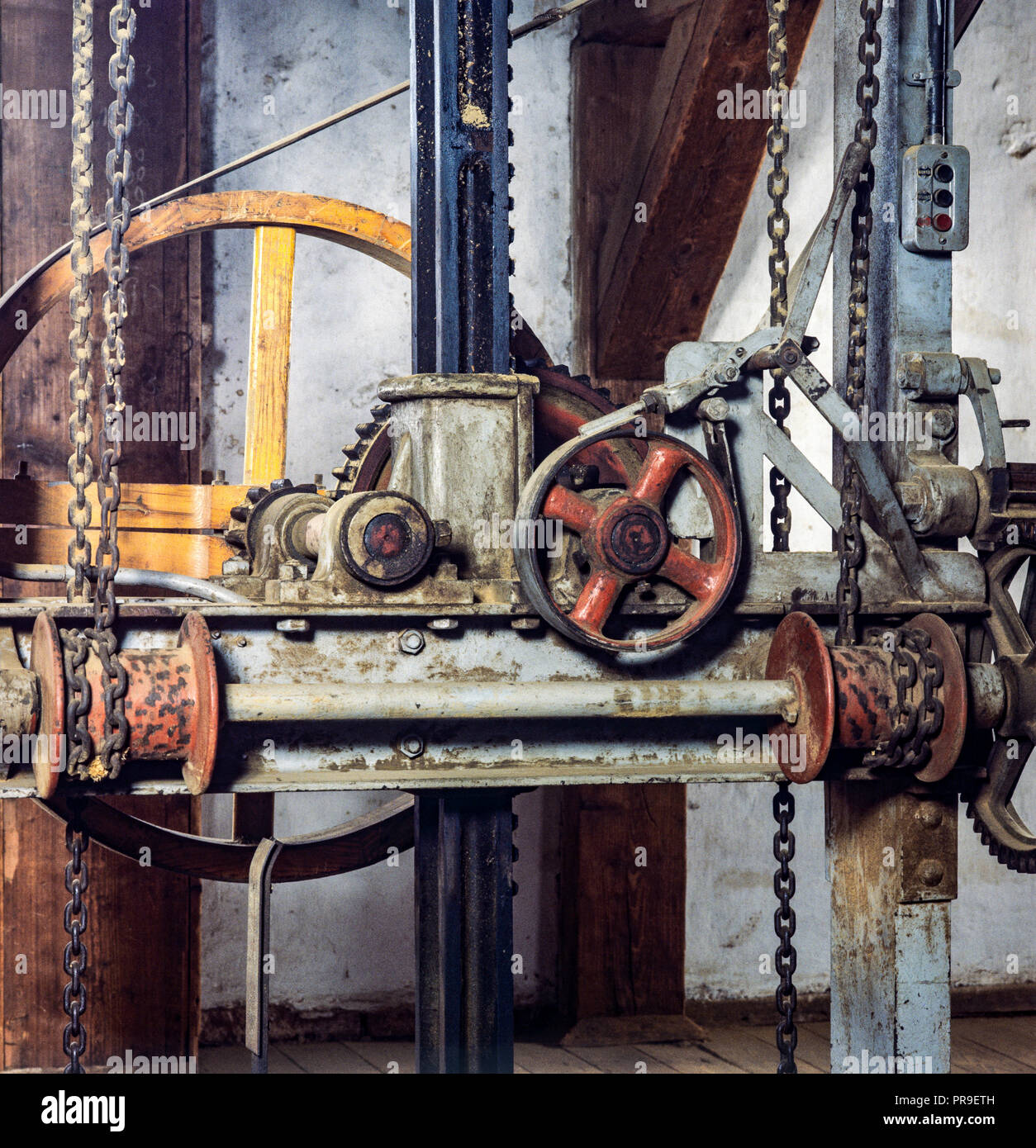 Vintage Hop Press High Resolution Stock Photography and Images - Alamy