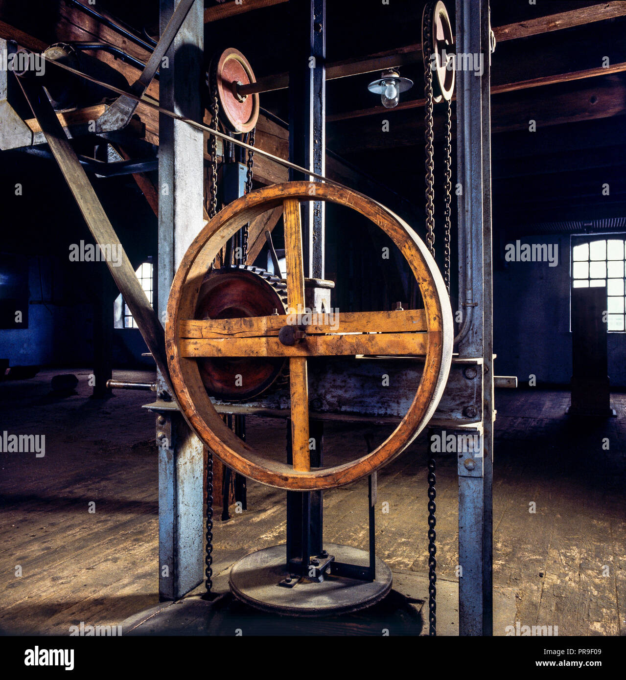 Vintage Hop Press High Resolution Stock Photography and Images - Alamy