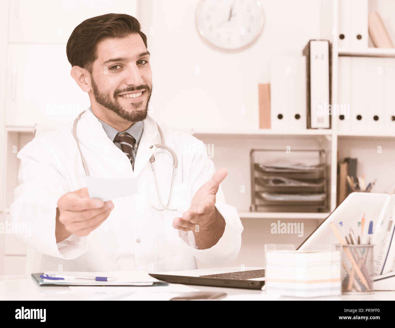 Doctor giving medical reports hi-res stock photography and images - Alamy