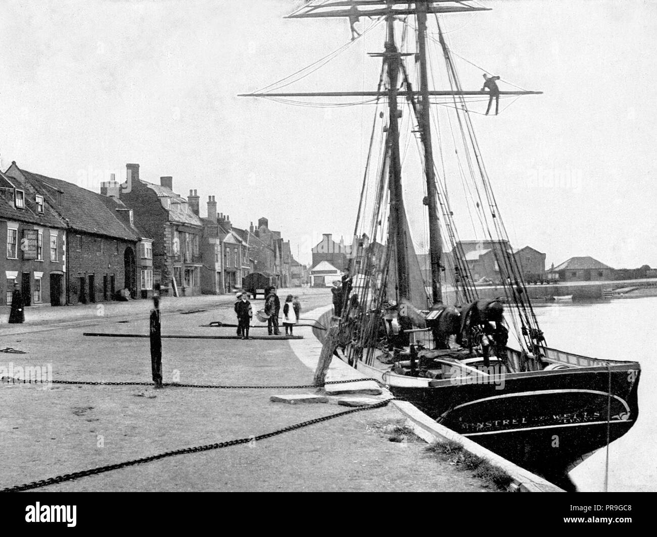 1900s victorian sea Black and White Stock Photos & Images - Alamy