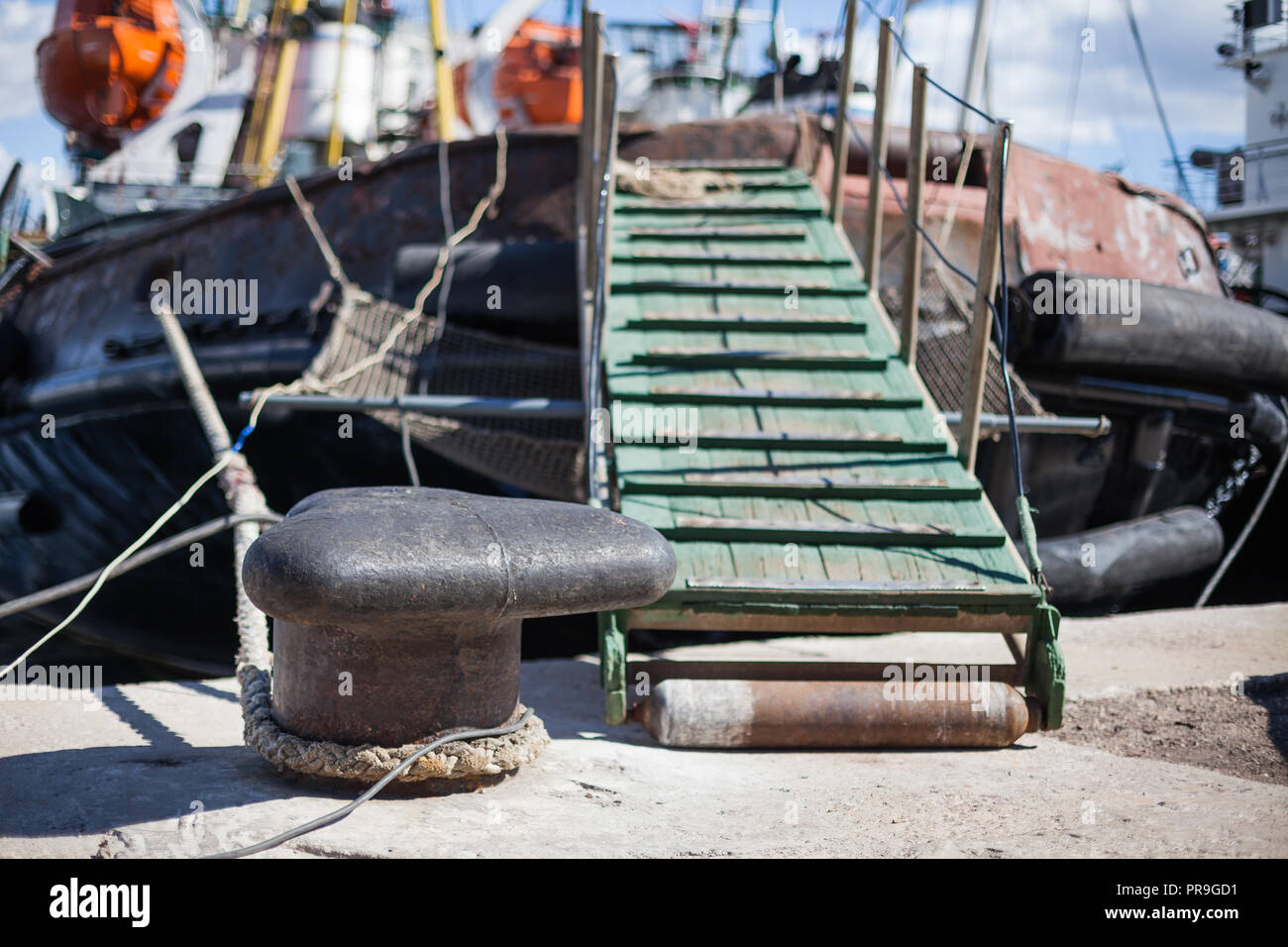 Lash Dock High Resolution Stock Photography and Images - Alamy