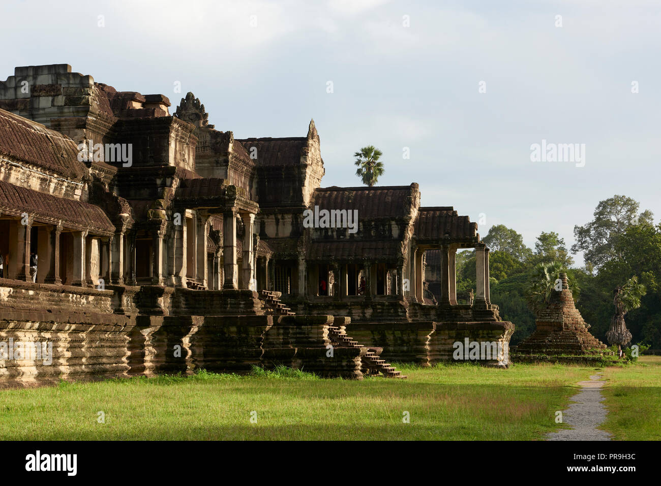Angkor Wat South entrance. The Angkor Wat complex, Built during the ...