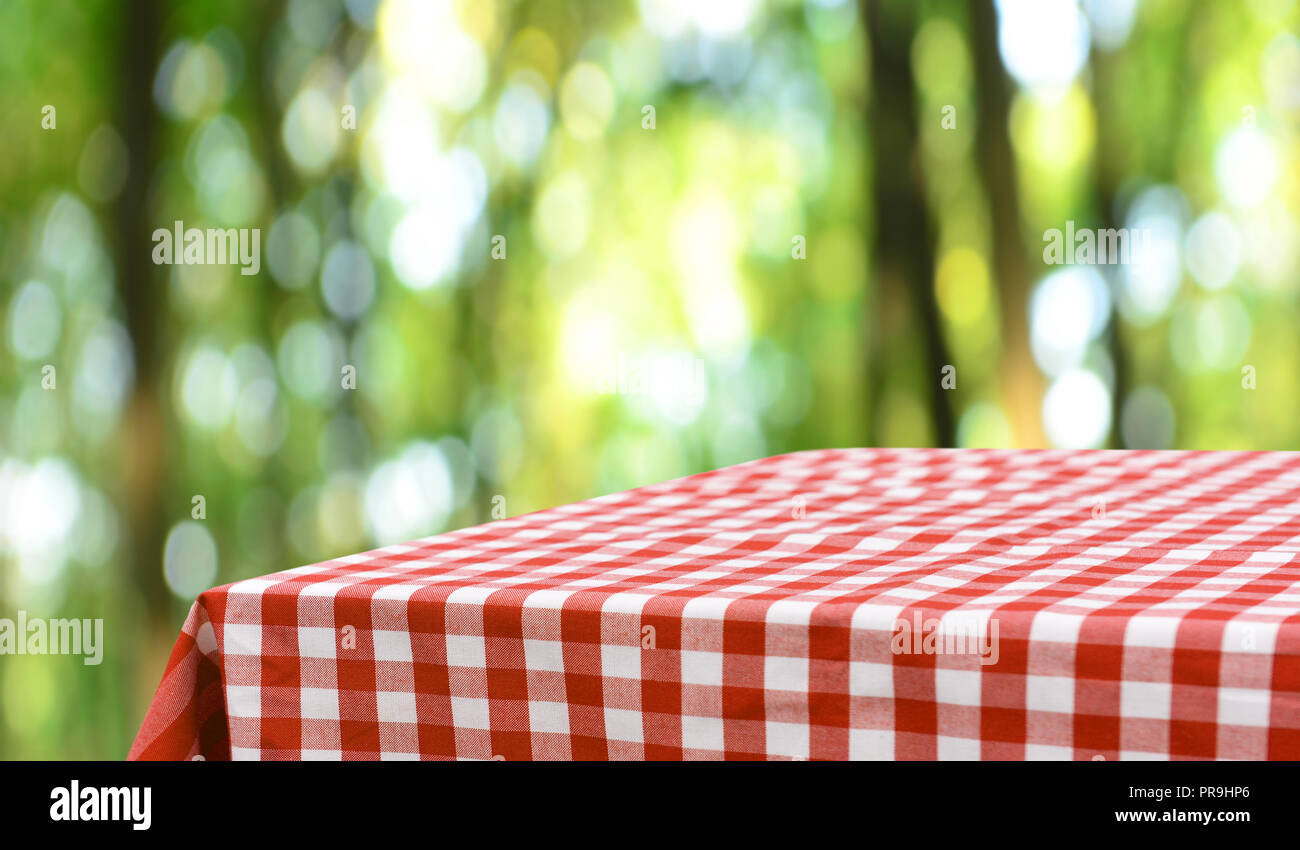 Empty table background Stock Photo - Alamy