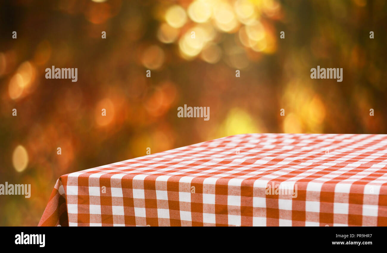 Empty table background Stock Photo - Alamy