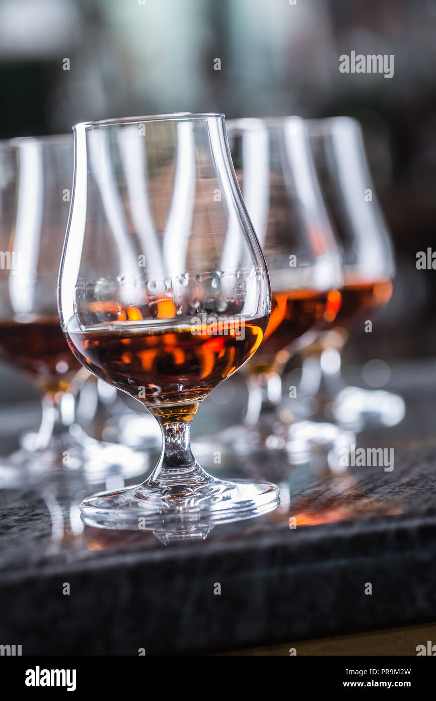 Whiskey cups hi-res stock photography and images - Alamy