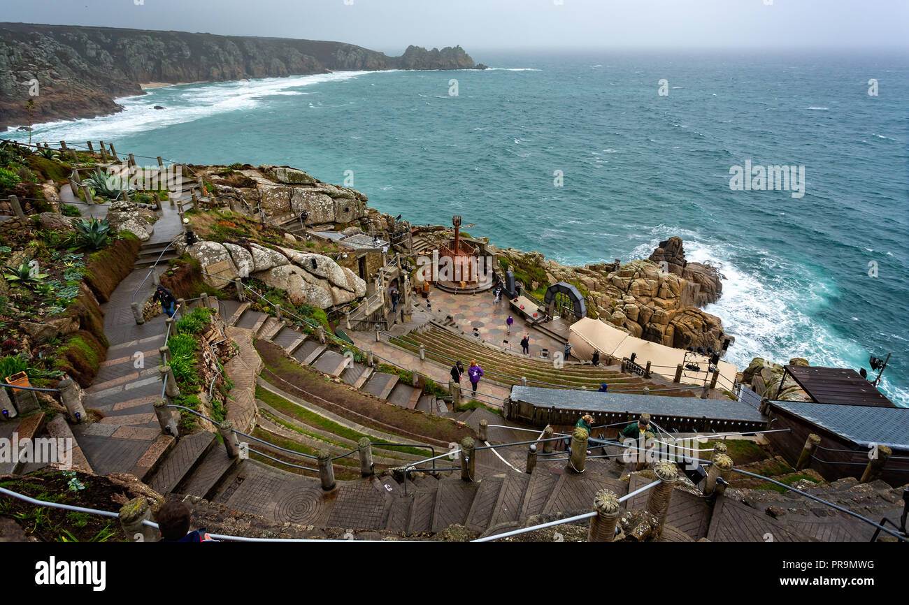 Shakespeare plays on stage hi-res stock photography and images - Alamy