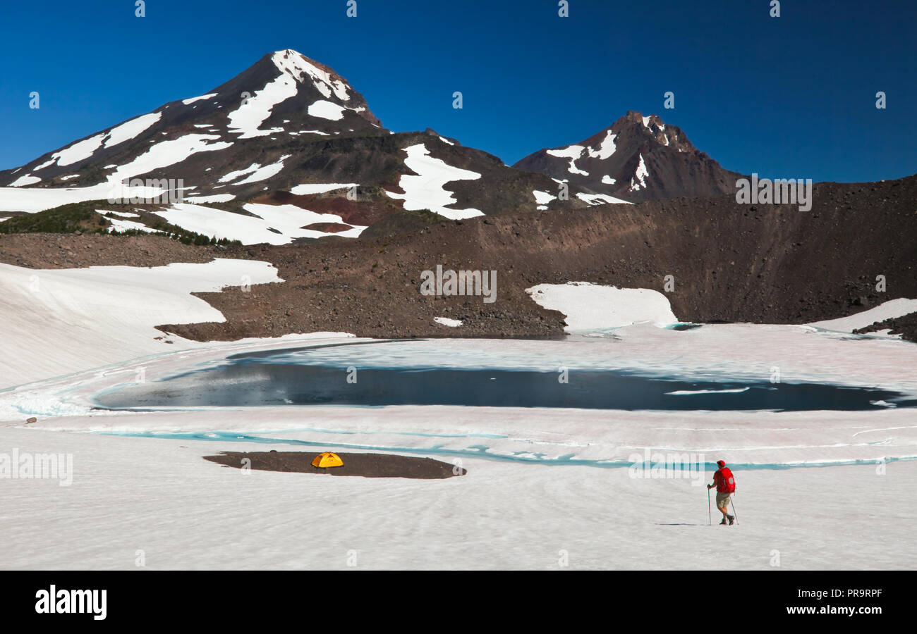 Three sisters mountains oregon hi-res stock photography and images - Alamy