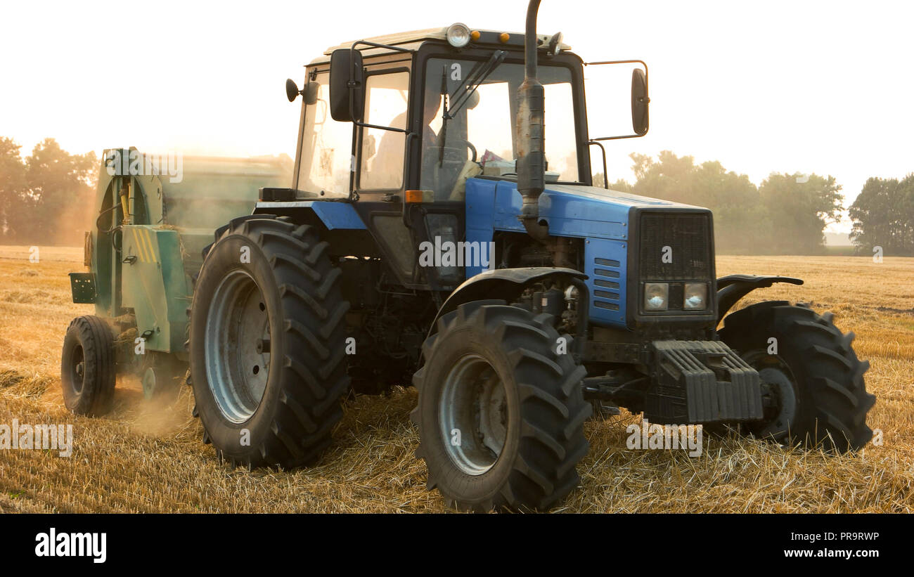 Field loader hi-res stock photography and images - Alamy