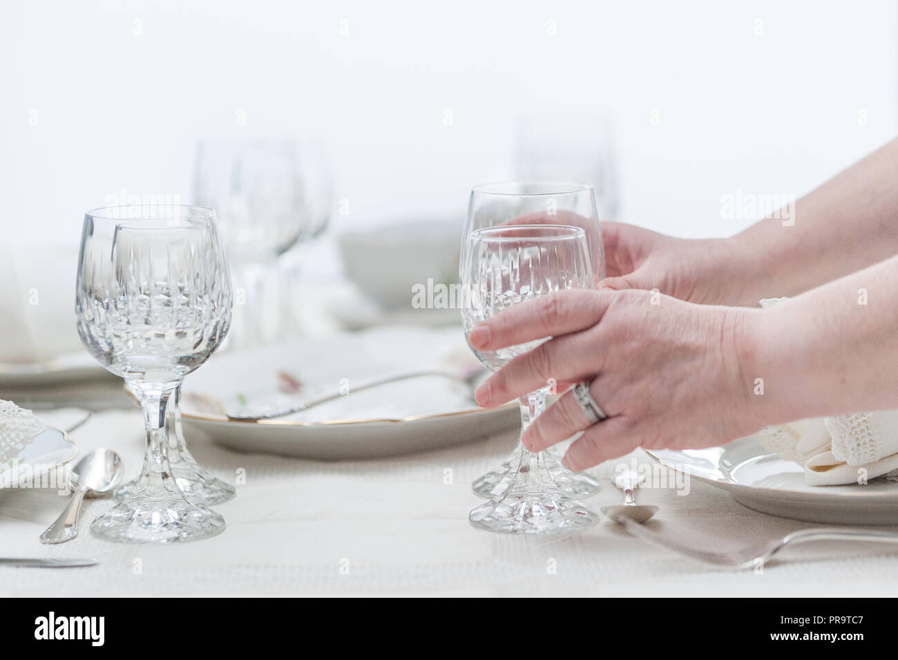 Crystal glassware hi-res stock photography and images - Alamy