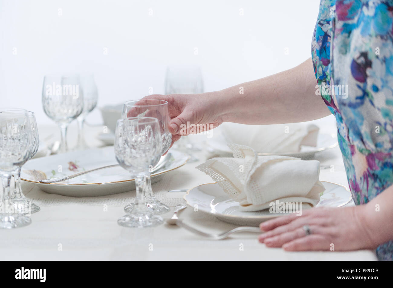 Crystal glassware hi-res stock photography and images - Alamy