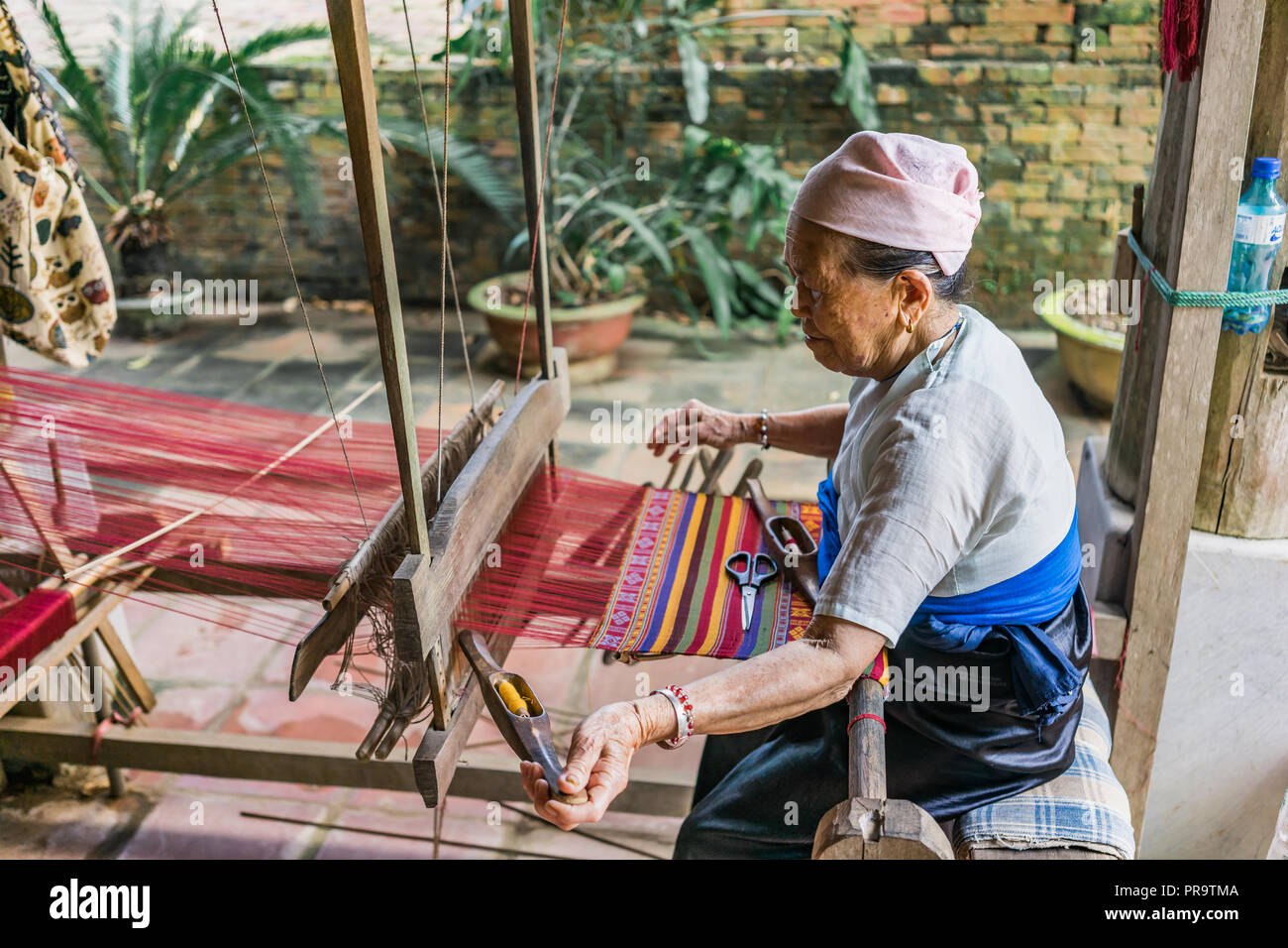 Mai chau valley weaving hi-res stock photography and images - Alamy