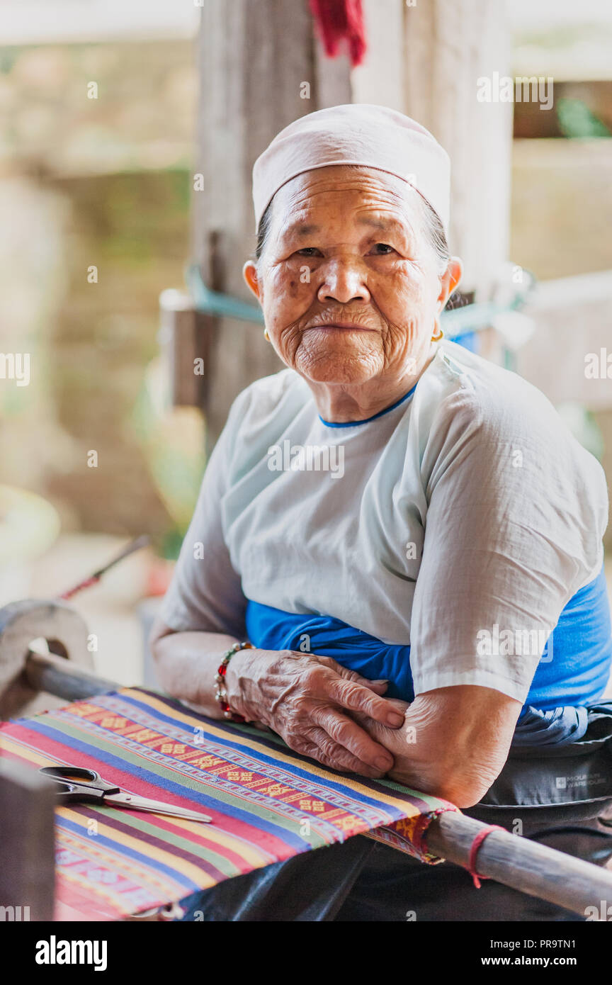 Mai chau valley weaving hi-res stock photography and images - Alamy