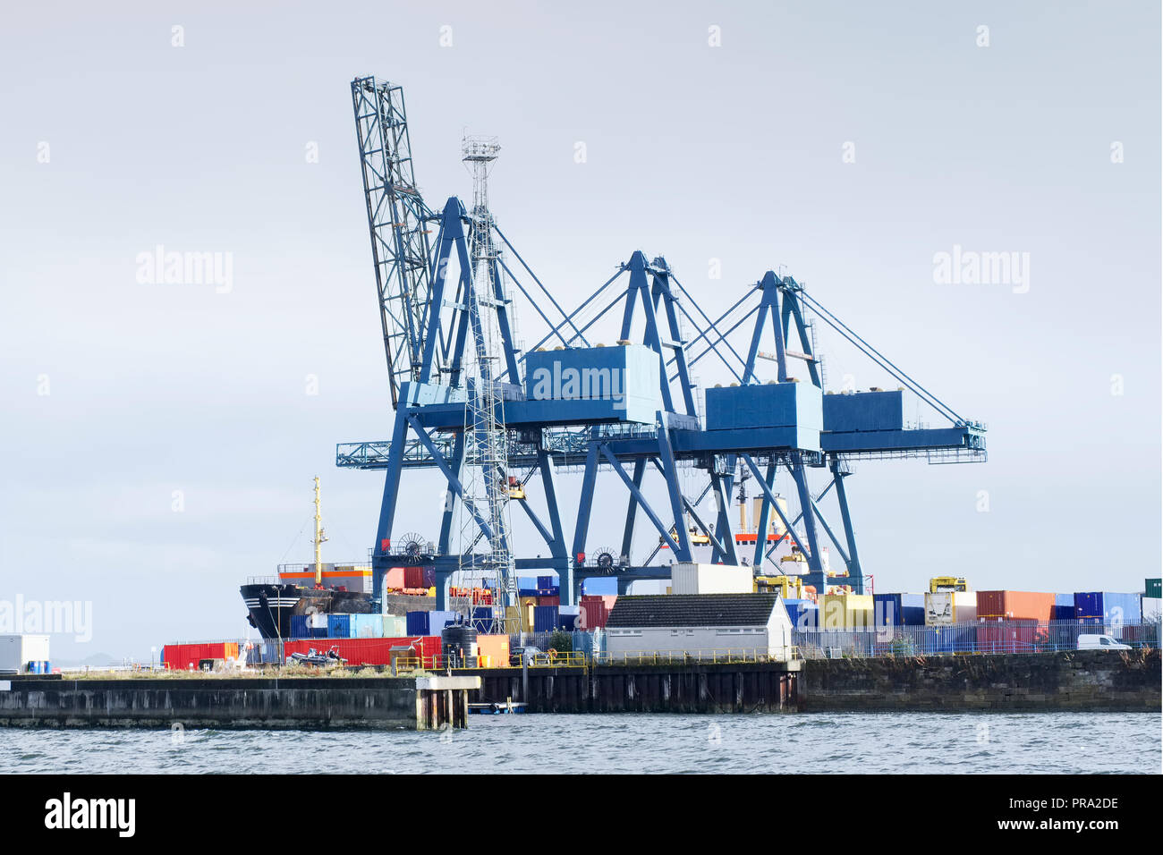 Container terminal crane gantry for loading and offloading cargo ...