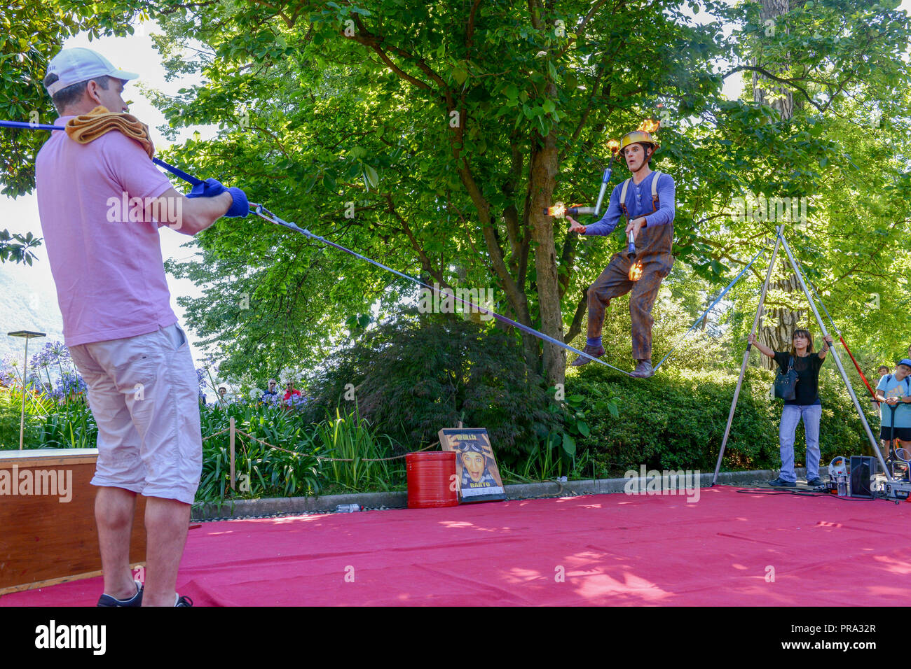 Clown line hi-res stock photography and images - Alamy