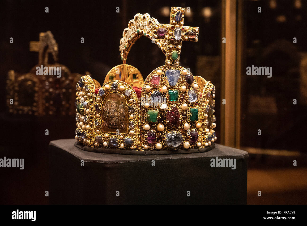 Imperial regalia of the holy roman empire hi-res stock photography and ...