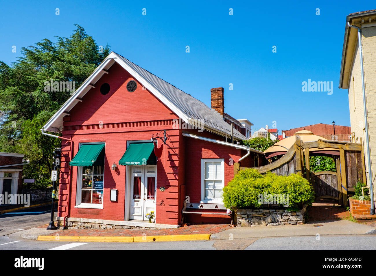 Little red hen hi-res stock photography and images - Alamy