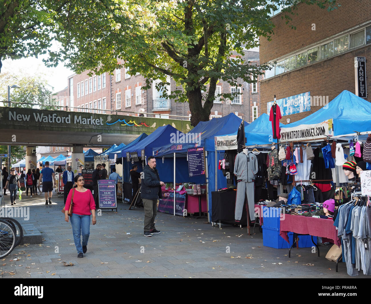 Shopping in watford hi-res stock photography and images - Alamy
