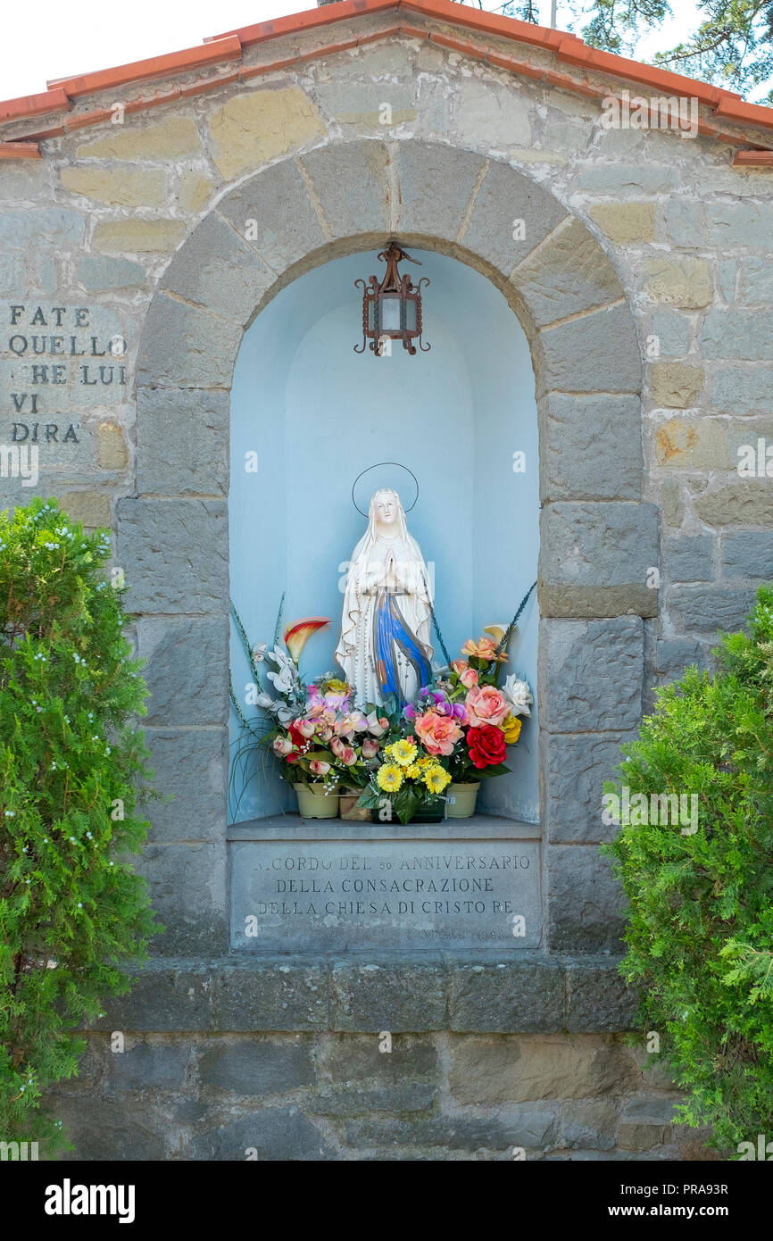 Religious shrine in Tuscany Italy Stock Photo - Alamy