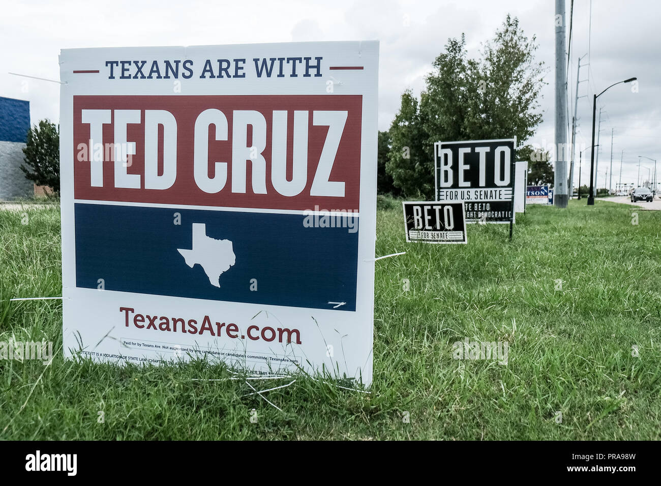 Midterm election sign hi-res stock photography and images - Alamy