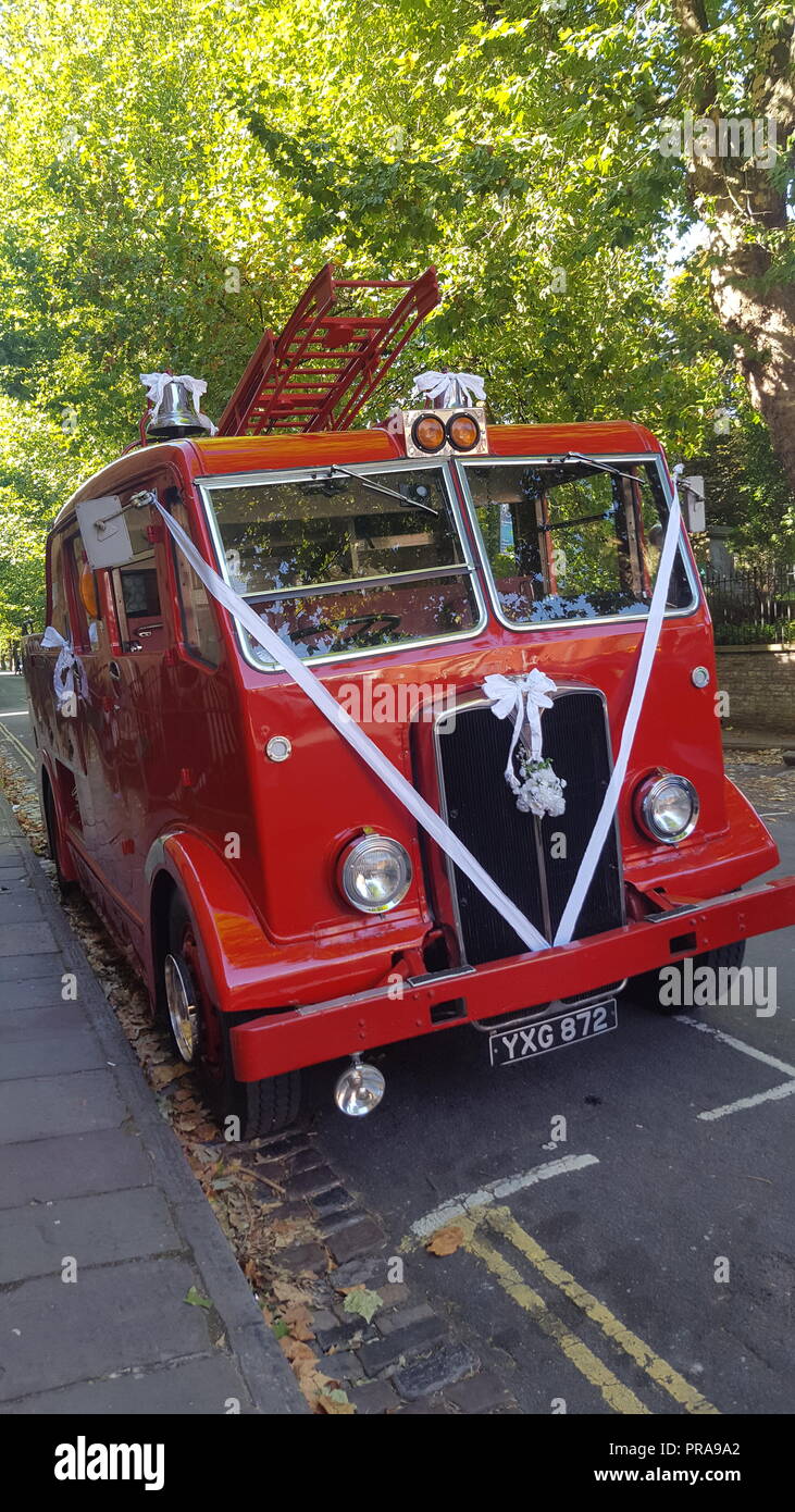 Aec Fire Engine Stock Photos & Aec Fire Engine Stock Images - Alamy