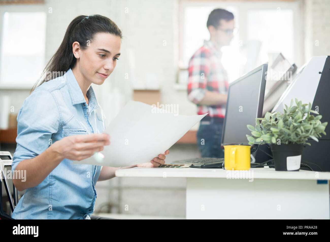 Printing in office hi-res stock photography and images - Alamy
