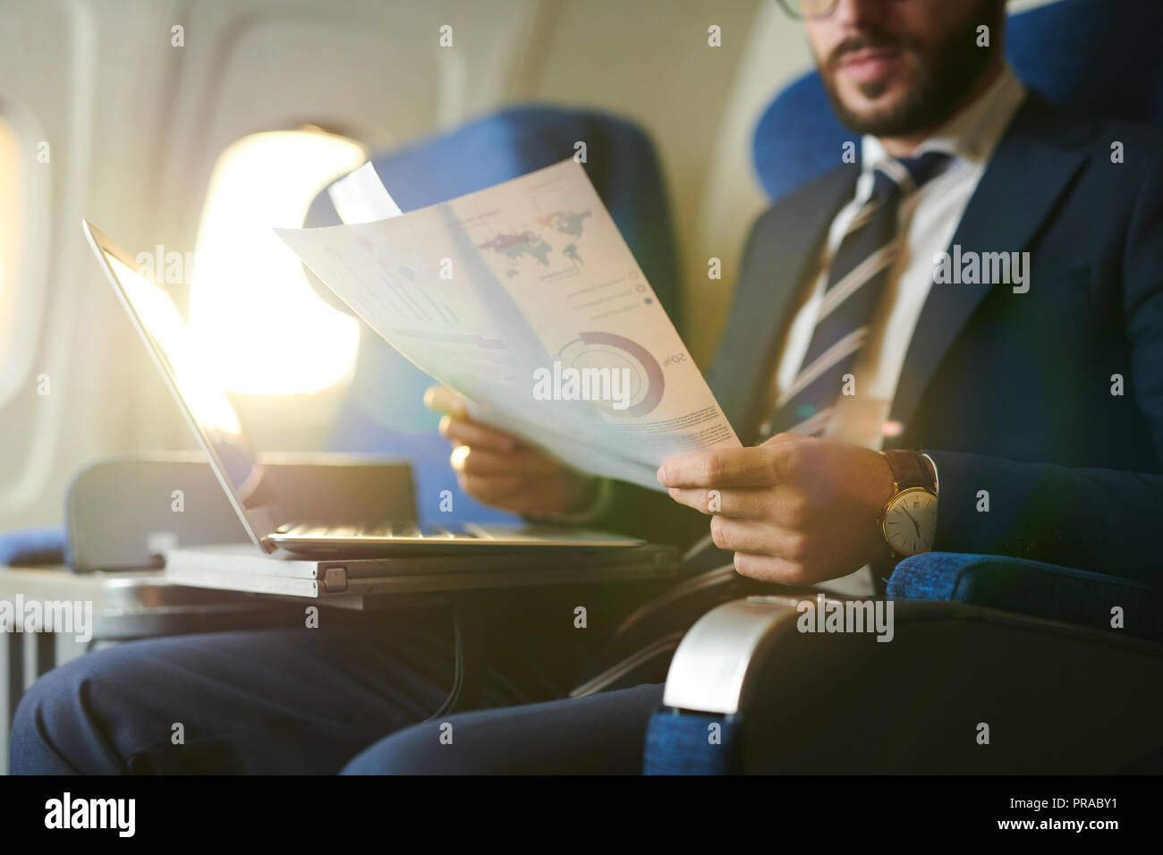 Man and plane and laptop hi-res stock photography and images - Alamy