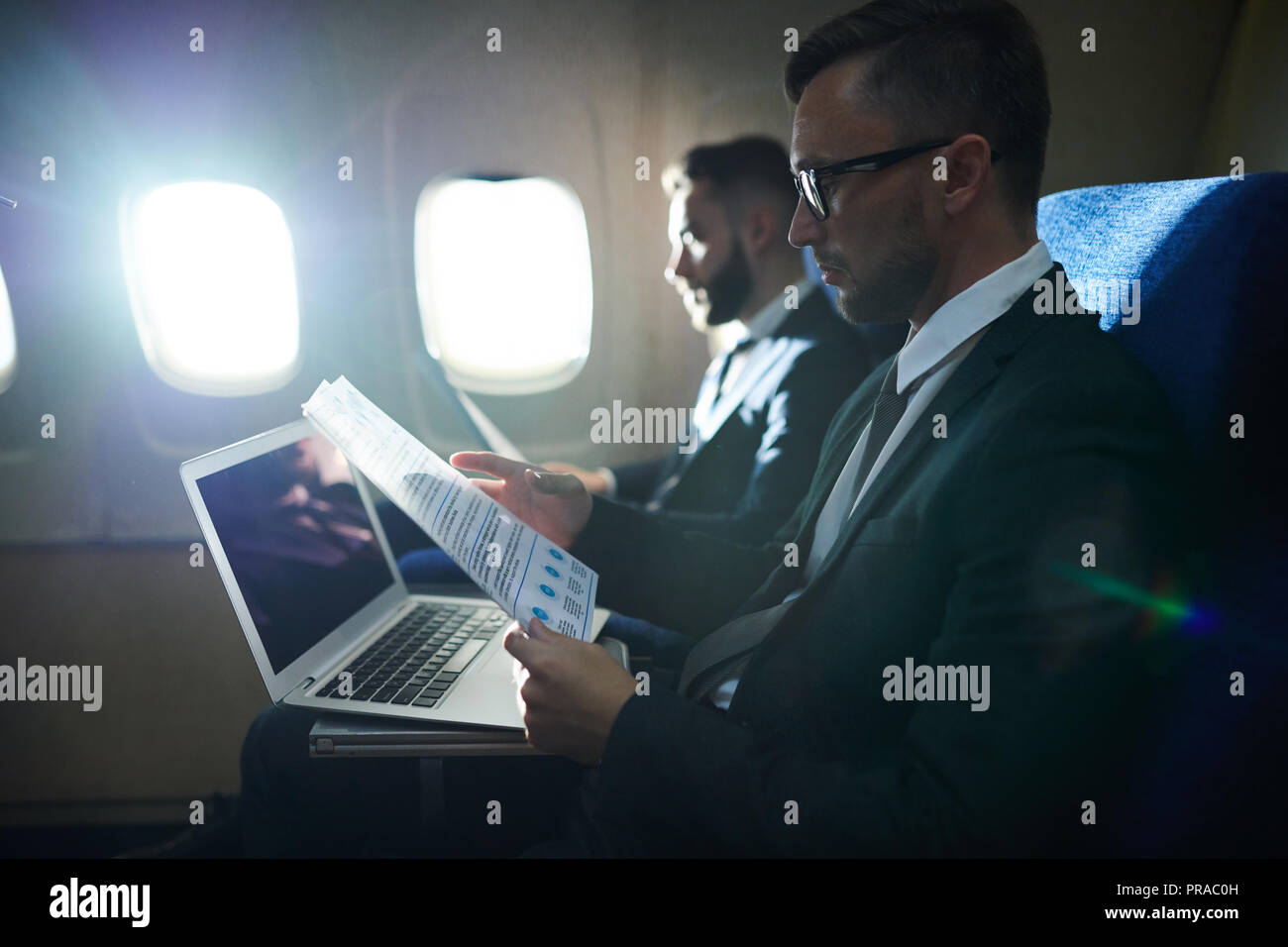 First row people hi-res stock photography and images - Alamy