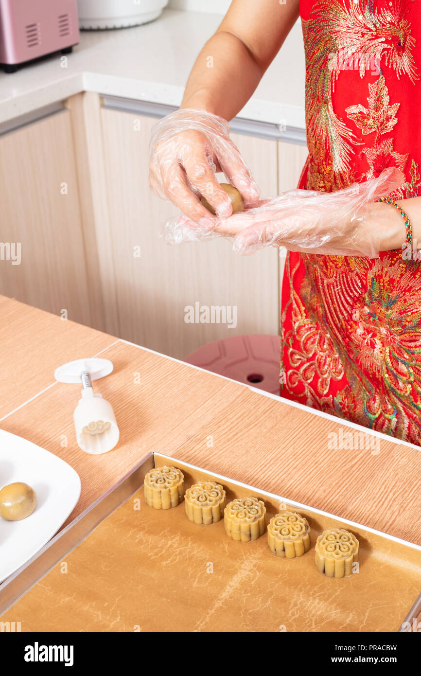 Making moon cake hi-res stock photography and images - Alamy
