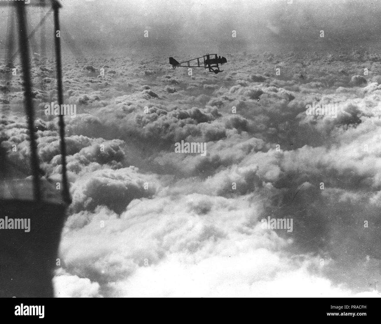 Ww i era plane in flight hi-res stock photography and images - Alamy