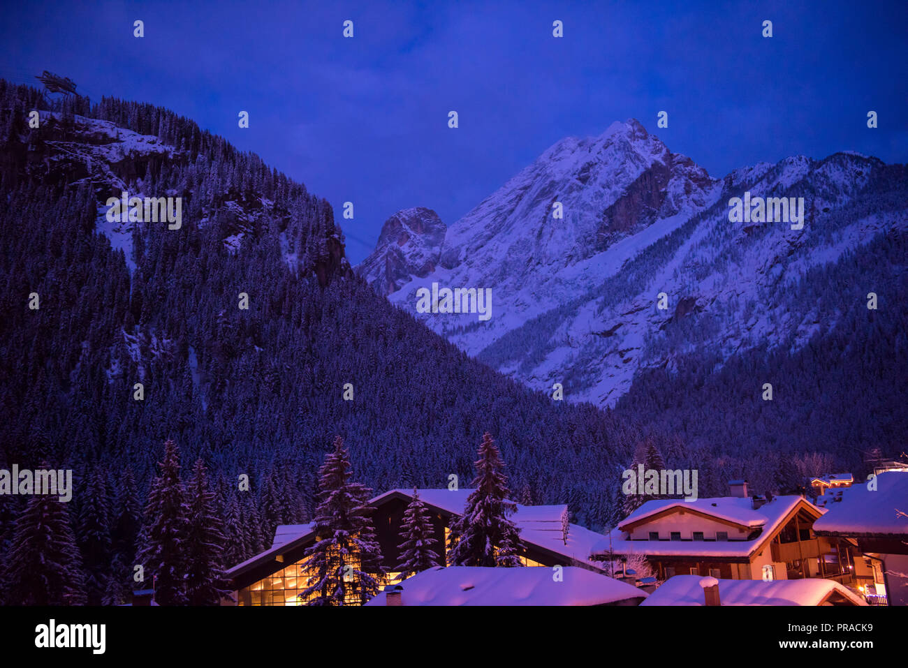 Winte night sky hi-res stock photography and images - Alamy