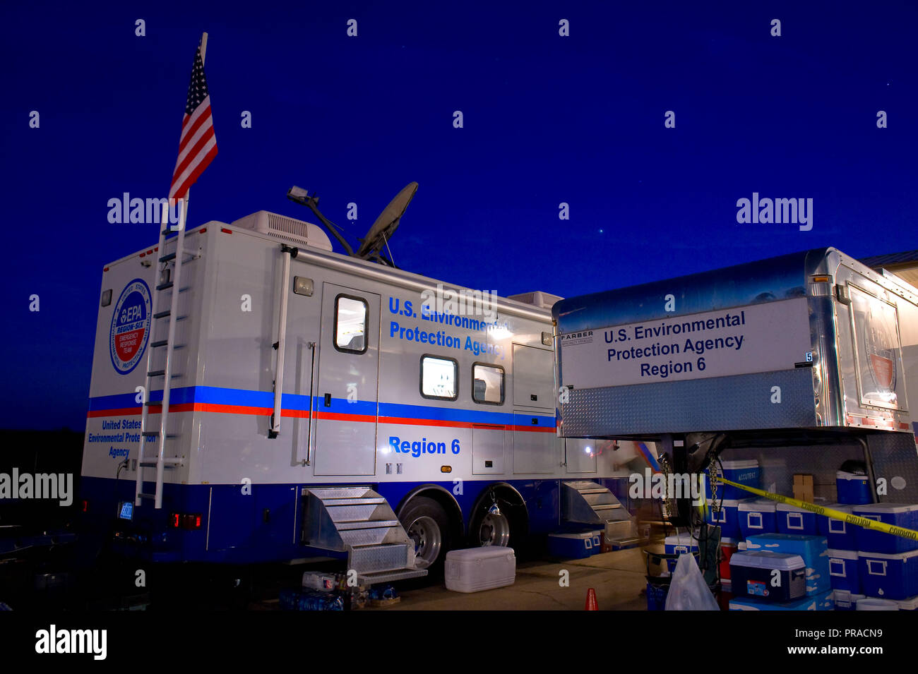 Mobile command post hi-res stock photography and images - Alamy