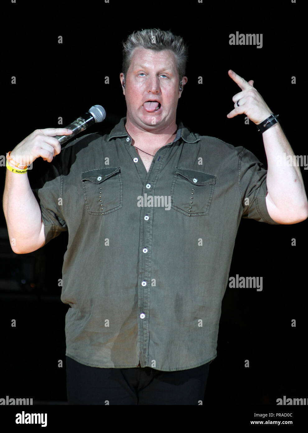 Gary LeVox with Rascal Flatts performs in concert at the Cruzan ...