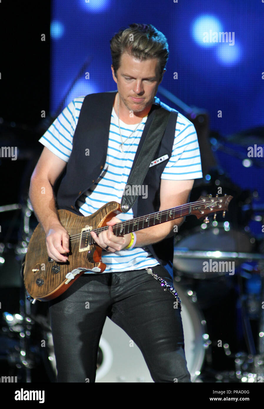Joe don rooney of rascal flatts hi-res stock photography and images - Alamy