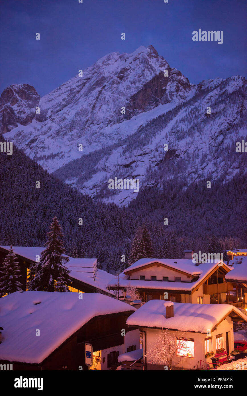 Winte night sky hi-res stock photography and images - Alamy