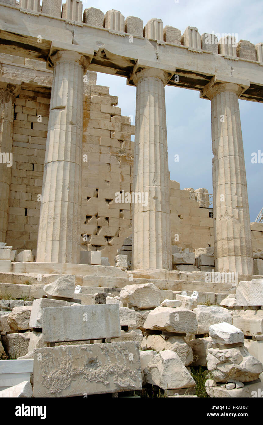 Architrave of temple hi-res stock photography and images - Alamy