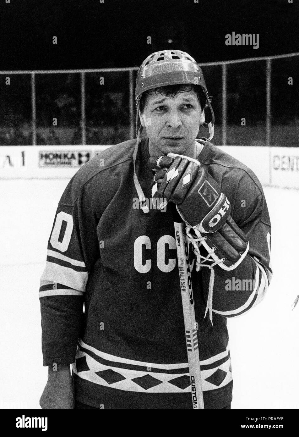 ALEXANDER MALTSEV Soviet Ice hockey player 1981 Bildno 15-039 Stock ...