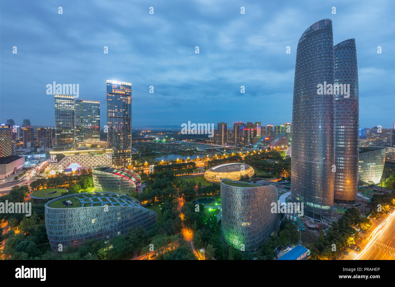 Chengdu skyline hi-res stock photography and images - Alamy
